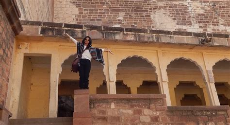 Sriti Jhas Peaceful Birthday Celebration In Jaisalmer