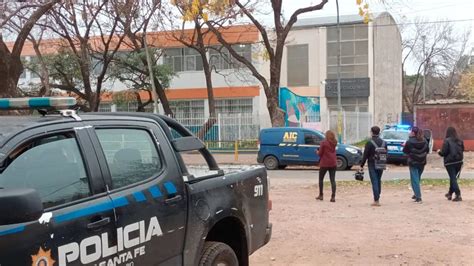 Escuelas Baleadas En Rosario Advirtieron Que En Algunos Casos Los Atacantes “son Exalumnos