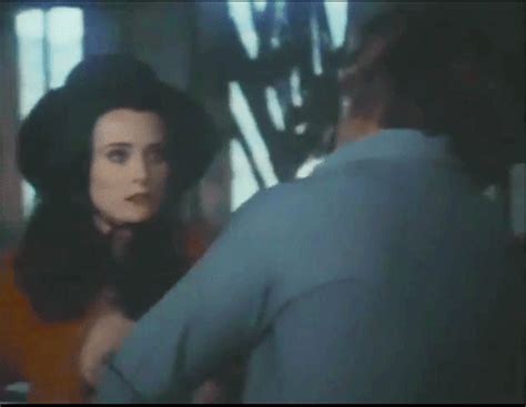 Celeste Yarnall Nuda ~30 Anni In The Velvet Vampire