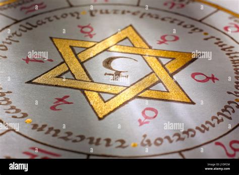 Horoskop diagramm Fotos und Bildmaterial in hoher Auflösung Alamy