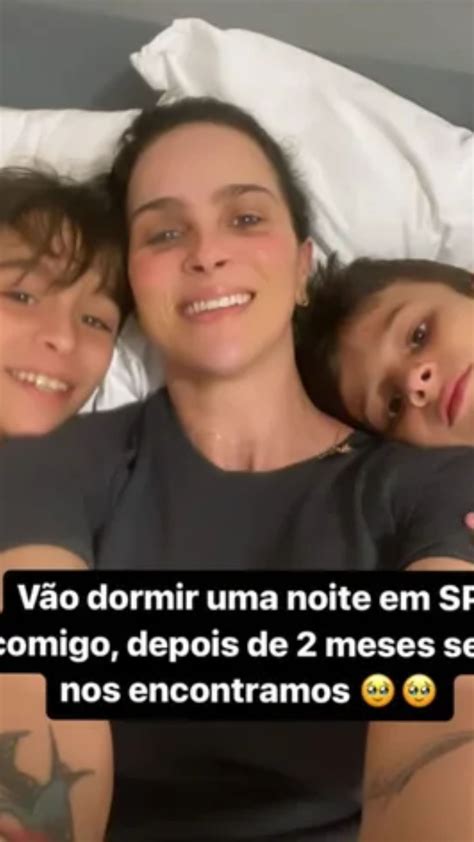 Esposa de Juliano Cazarré reencontra filhos após meses na UTI filha