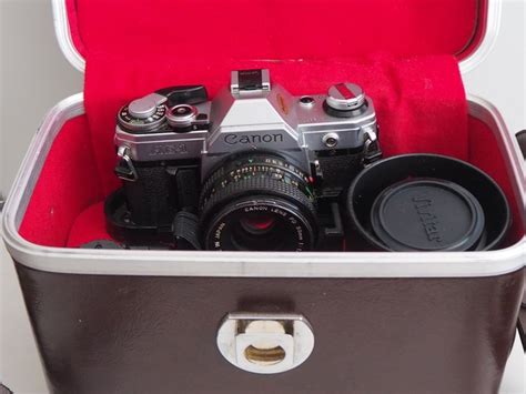 Canon Ae 1 Fd 1 8 50mm Vivitar 28mm Tokina 35 100mm Acc