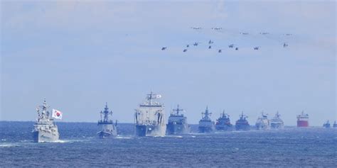 제주 국제관함식 하이라이트 ‘해상사열 한국일보