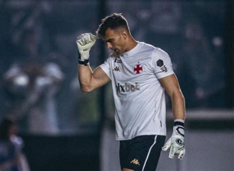 Léo Jardim Chega Ao Seu 8º Jogo Sem Sofrer Gol No Brasileiro Vasco