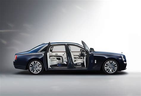 《再婚上流》驚見勞斯萊斯！rolls Royce頂級cullinan王者休旅、ghost帥氣車型奢華登場
