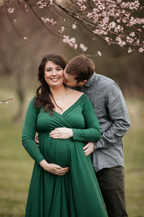 Knoxville Maternity Photographer Information
