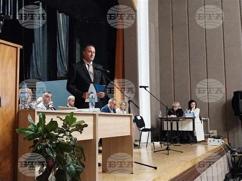 Новият кмет на Радомир Кирил Стоев и 17 те общински съветници положиха клетва и встъпиха в