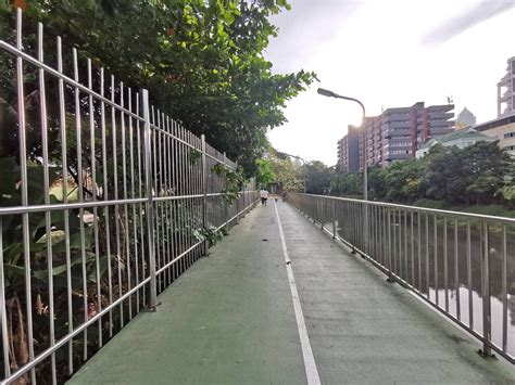 รูป สะพานเขียว หน้าสวนลุม Wongnai