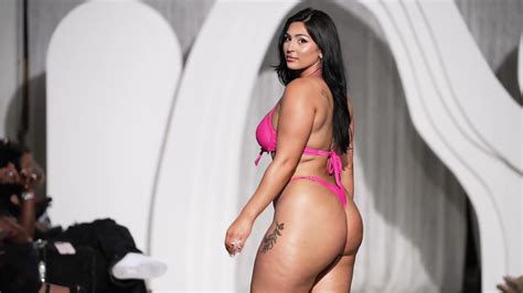 Caderona Hot Madura Mamacita Erifili Sfakianakis In SLOW MOTION Miami Swim Week