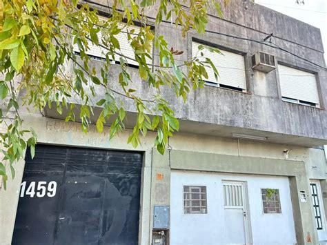 Casa Venta 50 Años 4 Ambientes 377m2 8 Cocheras 70 Entre 24 Y 25