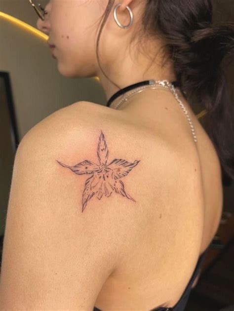 Bold And Beautiful 22 Small Shoulder Tattoos For Women Tattoosofasia