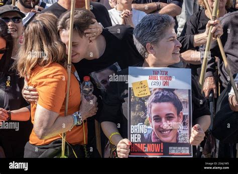 Tel Aviv Tel Aviv Israel 30th Jan 2025 People Gather The Welcoming Of The Hostages Arbel