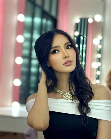 Ганчимэг Оройн мэнд ️‍🔥 Хааяа нэг шоудахдаа ингэж булуулаад гарвал ч айн🤭 ️‍🔥 Instagram