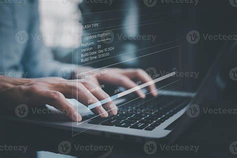 Programador Usando Computador Portátil Com Código Html E Programação Em Tela Laptop Programador
