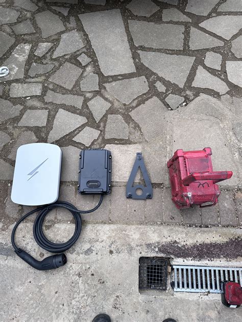 Hypervolt Electric Vehicle Charger Ev Installation Danbury Essex