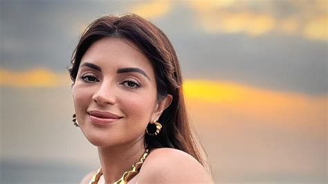 Shama Sikander Says Superstar Improvised Hugging Her During Shoot