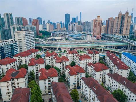 上海：蕃瓜弄小区旧住房改建（拆除重建）项目居民集中搬场仪式举行 人民图片网