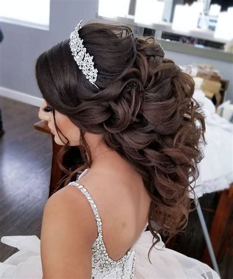 40 Best Quinceanera Hairstyles For Your Big Day Quinceanera Hairstyles