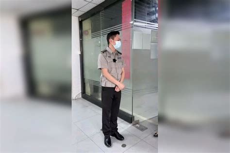 谢谢你的坚守与奉献，为我们构筑起一道健康防线。坚守防线