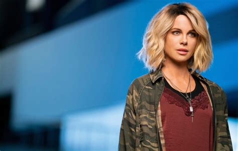 Jolt Review Kate Beckinsales High Watt Energy Provides Spark