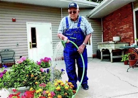 A Master Gardener 100 Year Old Marvin Siebert Shares Love For Gardening With Others