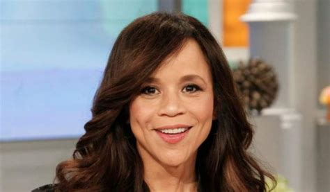 Rosie Perez Body Measurements Height Weight Bra Size Shoe Size