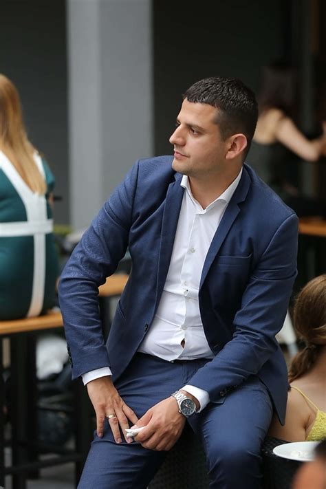 Free Picture Handsome Man Sunglasses Portrait Side View Guy