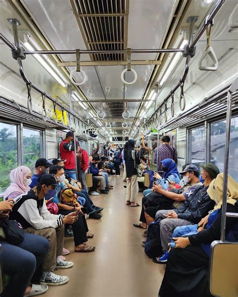 Public Train Jakarta Indonesia Editorial Stock Photo Image Of Building Crowd