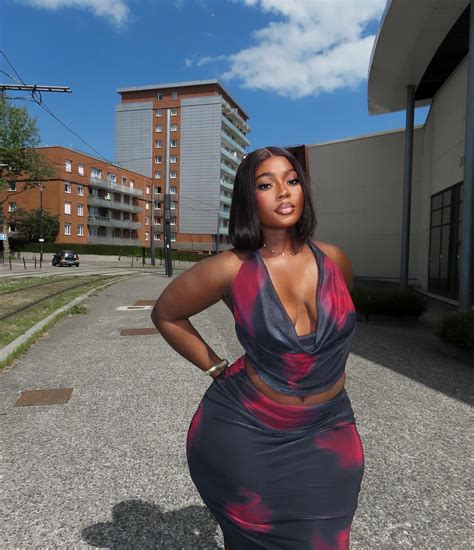 Dark Skin Women Dark Skin Women Added A New Photo