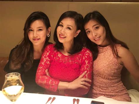 【生命戰士】文雪兒自揭失婚後患乳癌 樂觀抗病湊大兩女享家庭樂