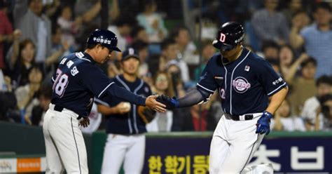 Ss포토 두 번째 홈런 두산 김재환 4타수 4안타 2홈런 4타점