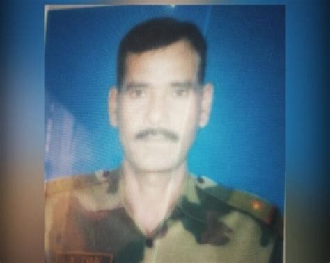 जम्मू कश्मीर में शहीद हुए यूपी के दो लाल मुख्यमंत्री ने दी श्रद्धांजलि