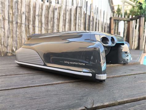 Aiper Surfer S1 In The Test Crystal Clear Water