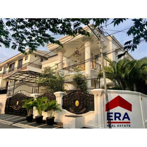Disewakan Rumah Mewah LT LB 300m2 400m2 5KT 4KM Strategis Dengan Jalan