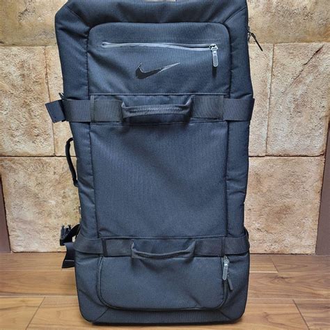 Nike ナイキ キャリーケース キャリーバッグ スーツケース メルカリ