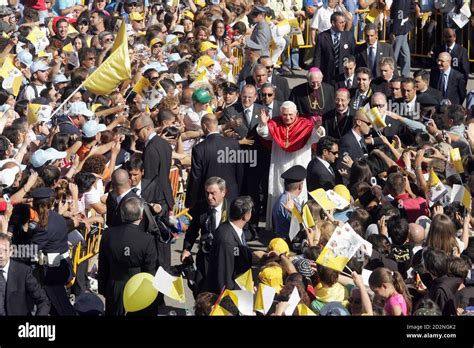 Veil Of Manoppello Hi Res Stock Photography And Images Alamy