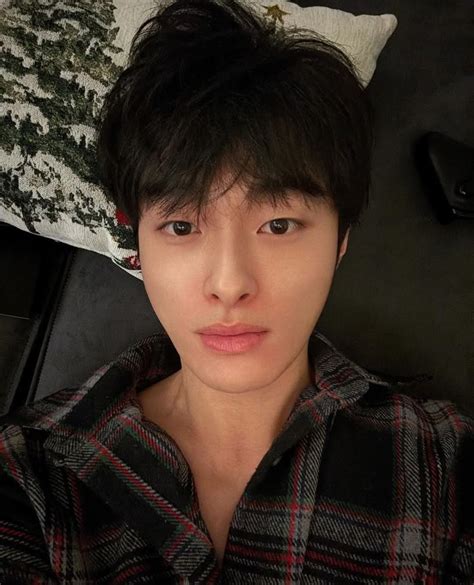 anayah adlı kullanıcının yoon chanyoung panosundaki Pin Ünlüler