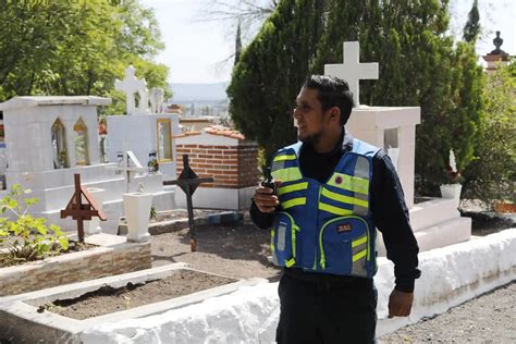 Arribarán más de 120 mil visitantes en panteones por Día de Muertos