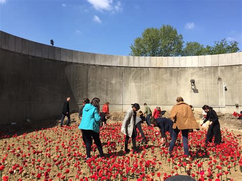 Australian Embassy Paris 1 5000 Poppies
