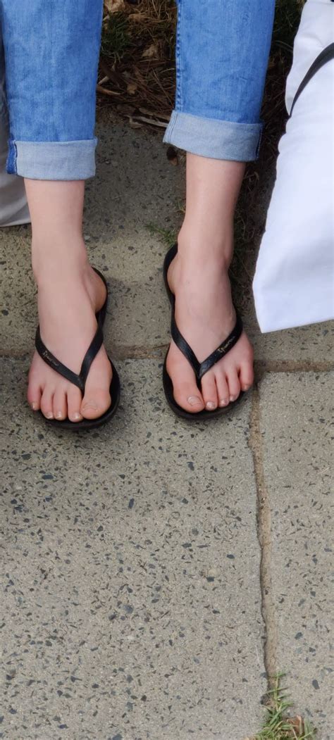 Lick On My Smelly Feet Scrolller