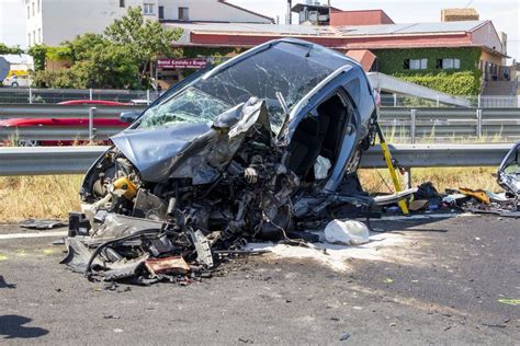 Dos Muertos Y Seis Heridos En Un Choque Frontal En La A 2 En Soses Por