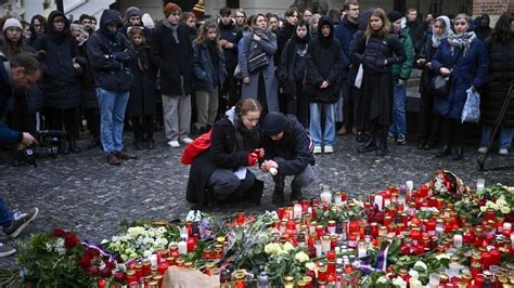 Après La Fusillade à Luniversité De Prague La Police Enquête Pour