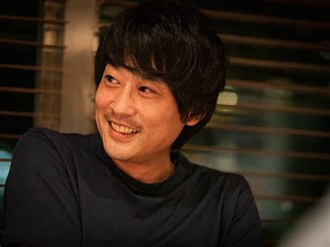 【募集終了】フルポン村上の俳句修行（番外編） みなさんから「上半身の一部」を入れた俳句を募集します！｜好書好日