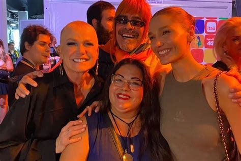 Mulher Do Meme Que Xou Da Xuxa é Esse Encontra Apresentadora Em Festival