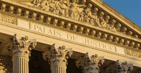 Carine Tuée De Trois Balles Devant Son Fils Son Ex Compagnon