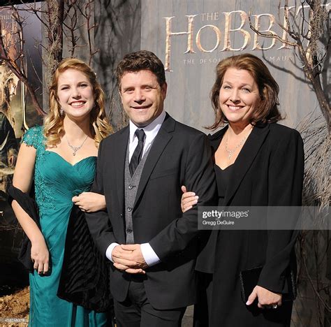 Actor Sean Astin Wife Christine Harrell Astin And Daughter Alexandra