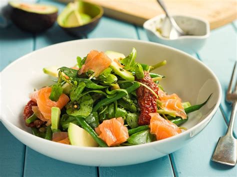 Refrescantes E Práticas Confira 5 Saladas Ricas Em Proteína Para O