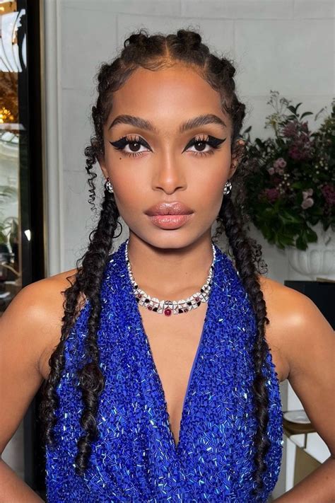 15 Ideias De Penteados Para Cabelos Cacheados Vogue Beleza
