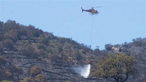 Un Incendio En Portbou Girona Obliga A Confinar Tres Municipios