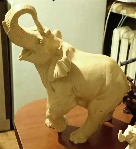 Статуэтка слон из слоновой кости купить в Москве цена 1 руб Объявления о продаже в категории